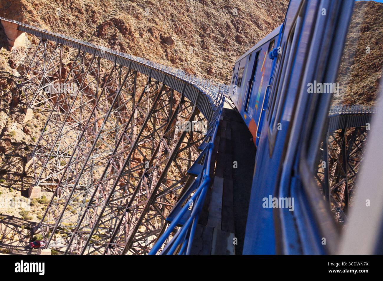 Railroad track tren las hi-res stock photography and images - Alamy