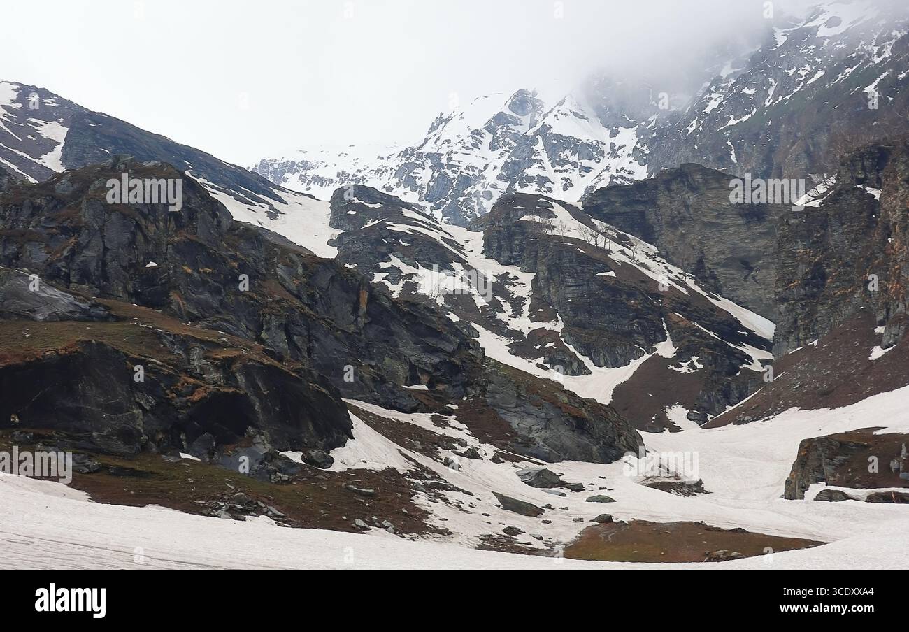 panorama of himalaya mountains, foggy and snowy alpine mountain ...