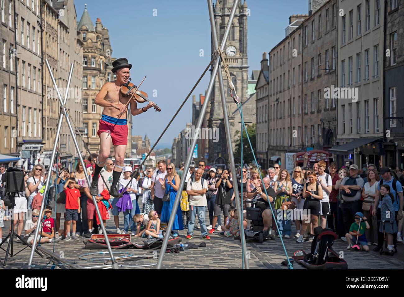 Edinburgh Festival Fringe, Scotland, 13th August 2025. 27 degrees ...