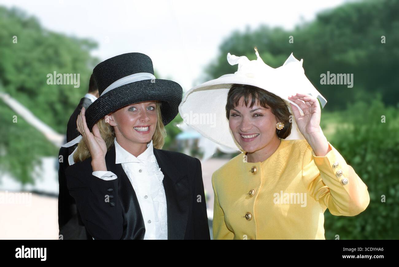 Lorraine kelly hi-res stock photography and images - Alamy