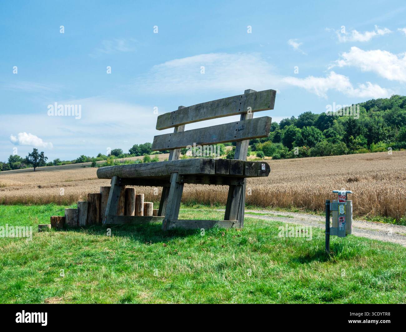 Xxl bench hi-res stock photography and images - Alamy