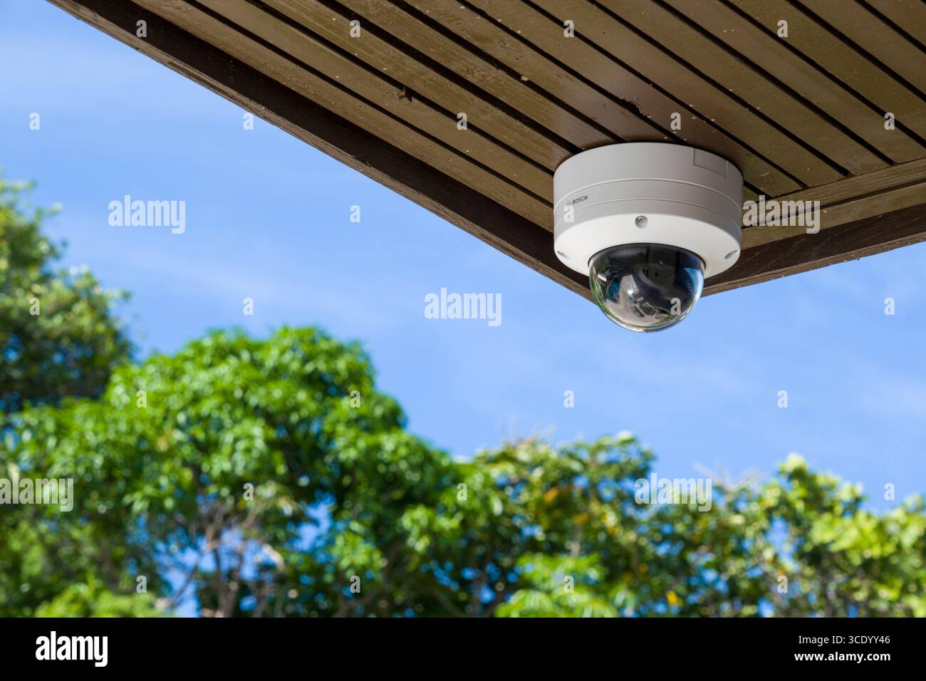 Bosch Flexidome IP Starlight 8000i security camera mounted on house ...