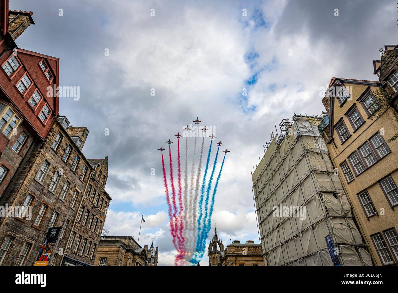 Edinburgh, Scotland. Sat 9 July 2025. The Royal Air Force’s Red Arrows ...