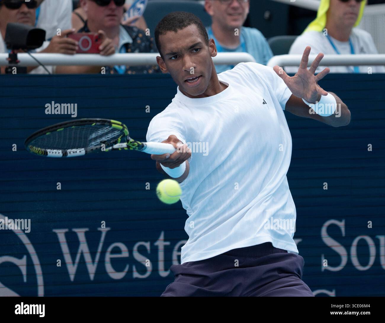 Felix auger aliassime family hi-res stock photography and images - Alamy