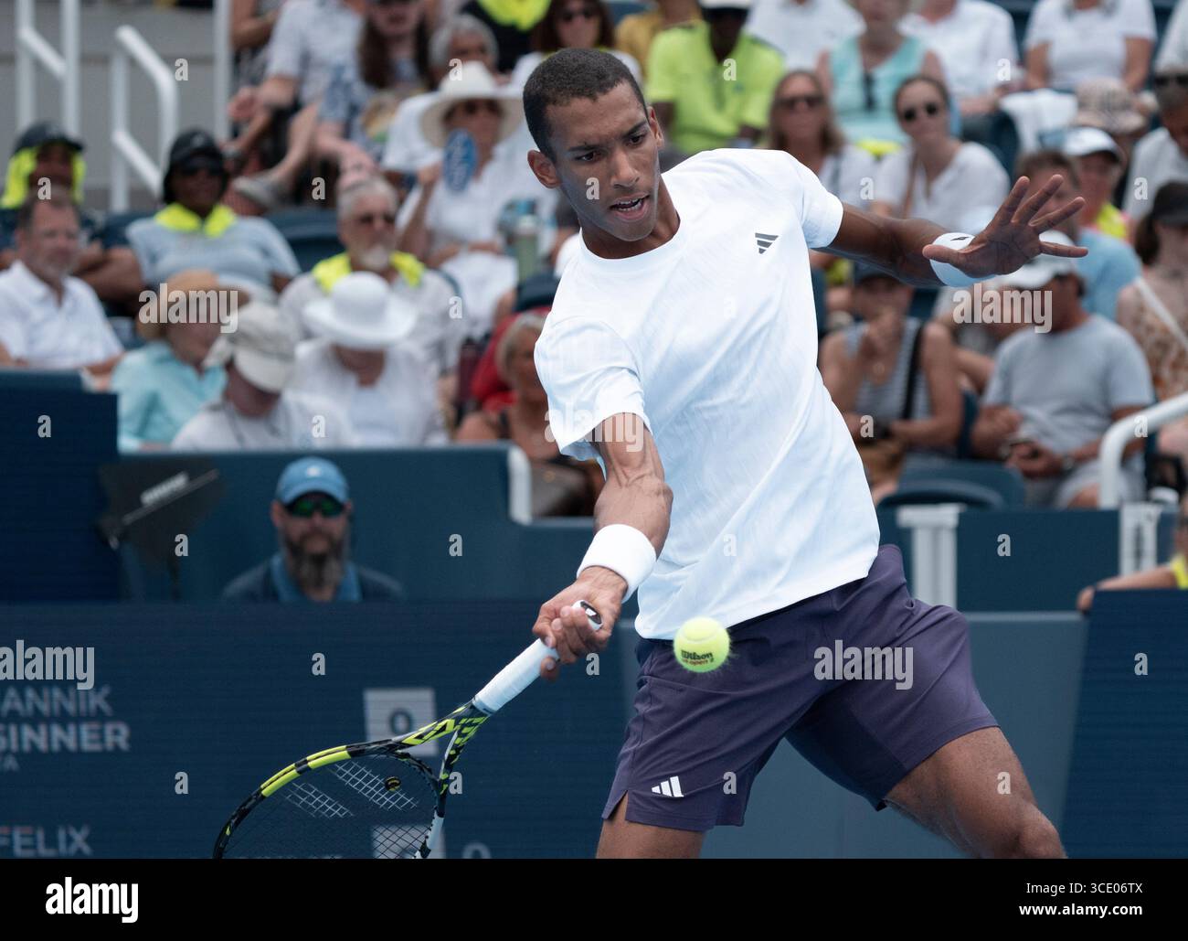 Felix auger aliassime family hi-res stock photography and images - Alamy