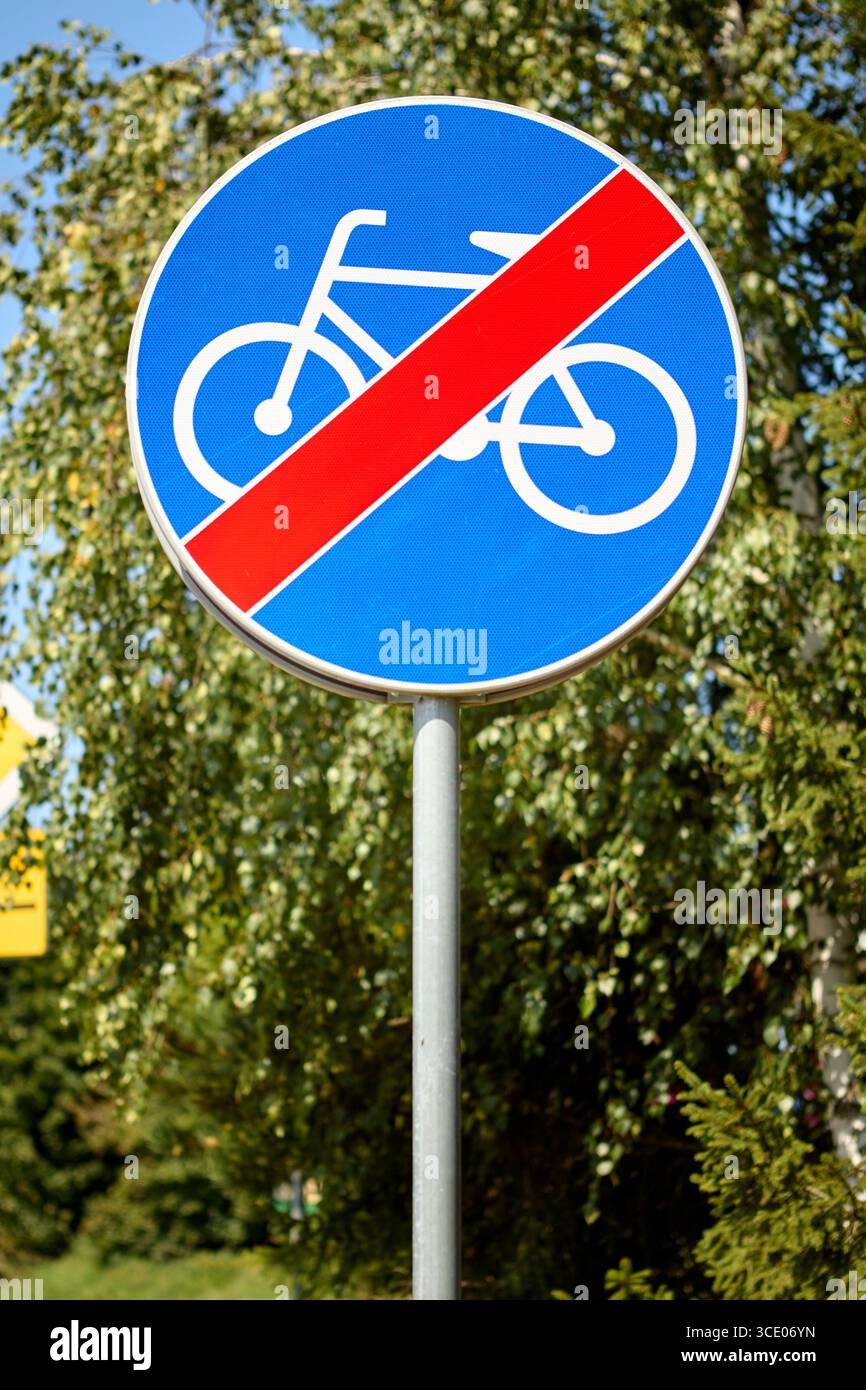 Sign with diagonal ends hi-res stock photography and images - Alamy