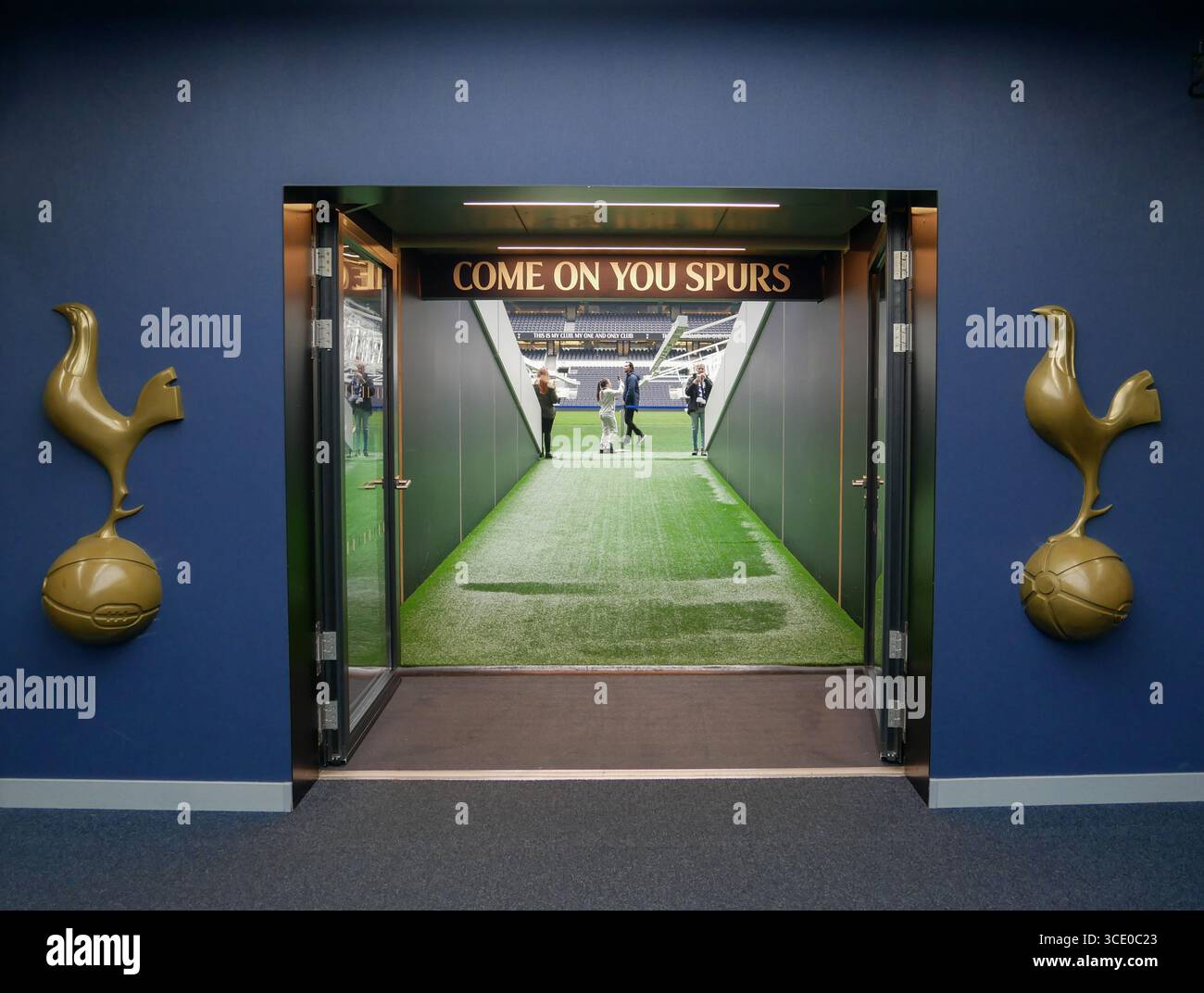 London england tottenham hotspurs hi-res stock photography and images ...