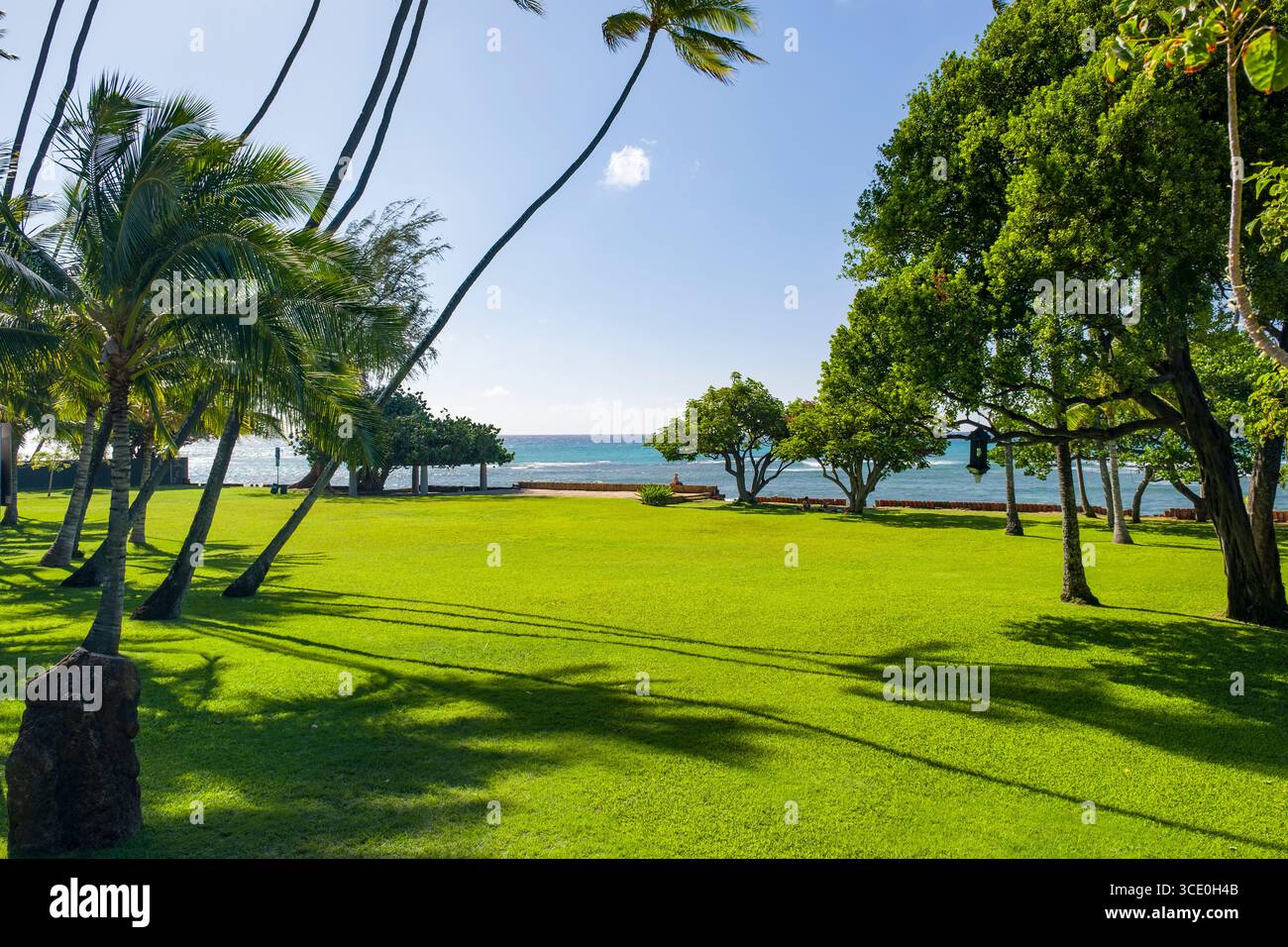 Leahi Beach Park, Diamond Head Road, Honolulu, Oahu, Hawaii, USA Stock ...