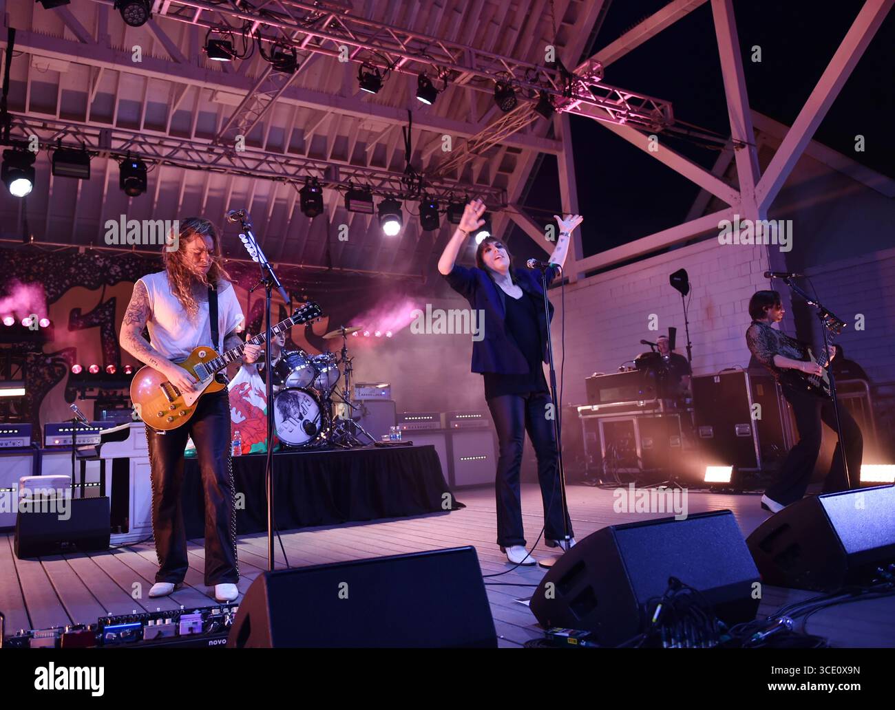 August 13, 2025, Virginia Beach, Virginia, USA: THE STRUTS rocks the ...