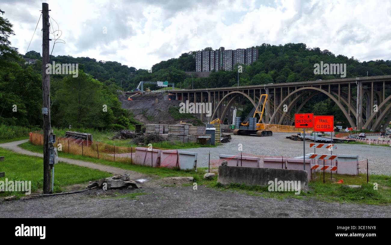 The Commercial Street bridge construction site in Frick Park in ...