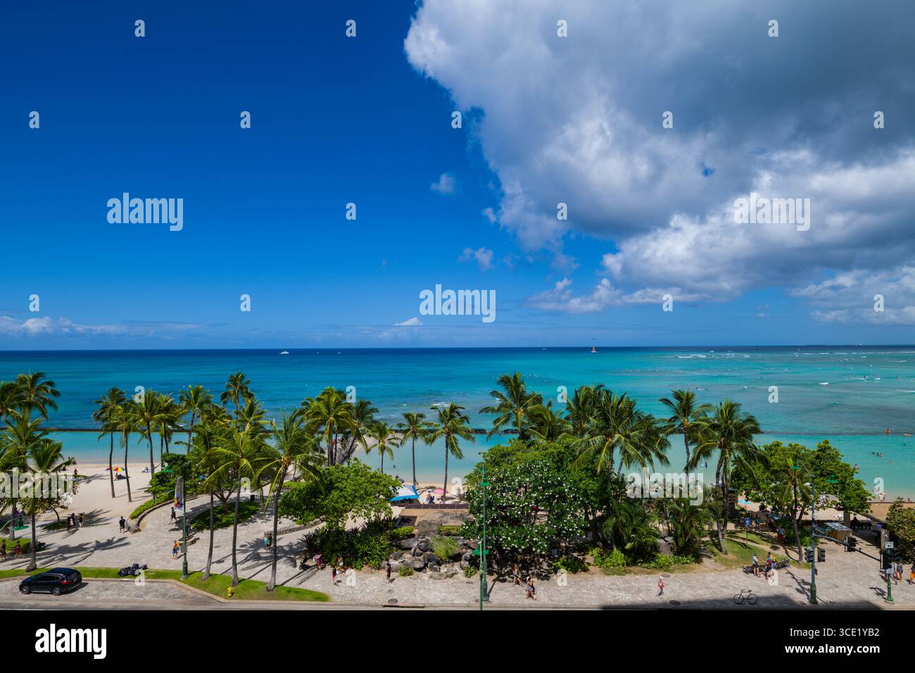 Kalakaua ave honolulu hawaii hi-res stock photography and images - Alamy