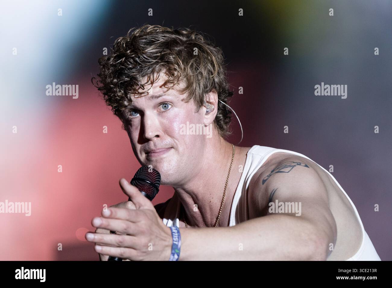 WH LUNG, CONCERT, 2025: Joe Evans of the band W. H. Lung play on the ...