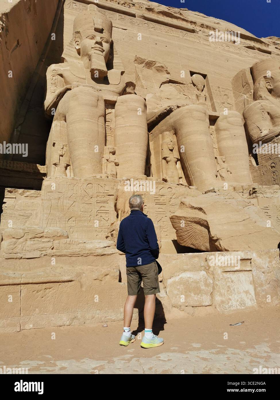 Ancient egyptian temple ramses smartphone stock photos and images - Alamy