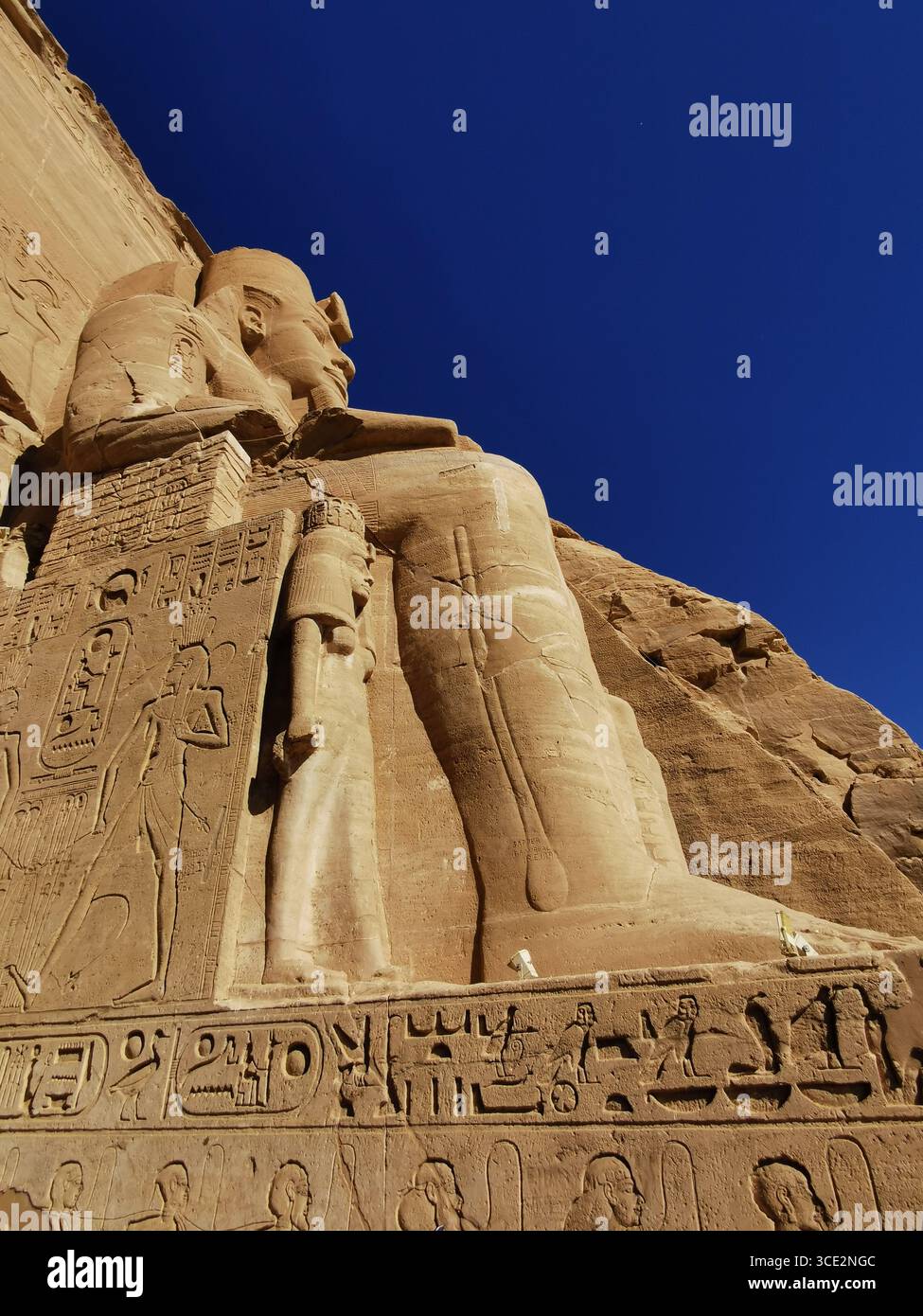 Ancient egyptian temple ramses smartphone stock photos and images - Alamy