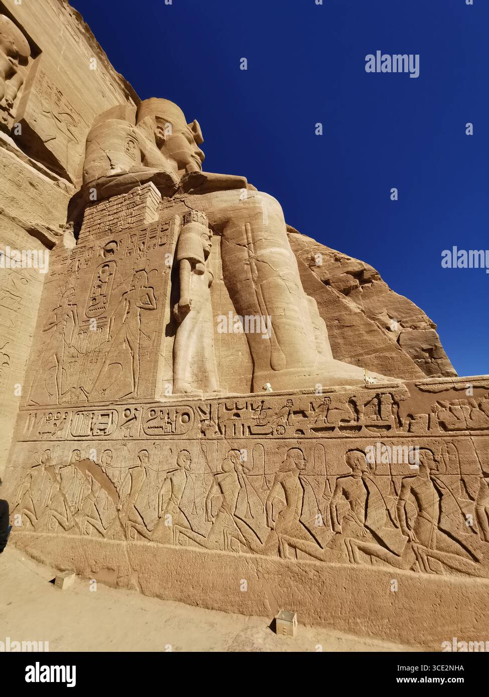 Ancient egyptian temple ramses smartphone stock photos and images - Alamy