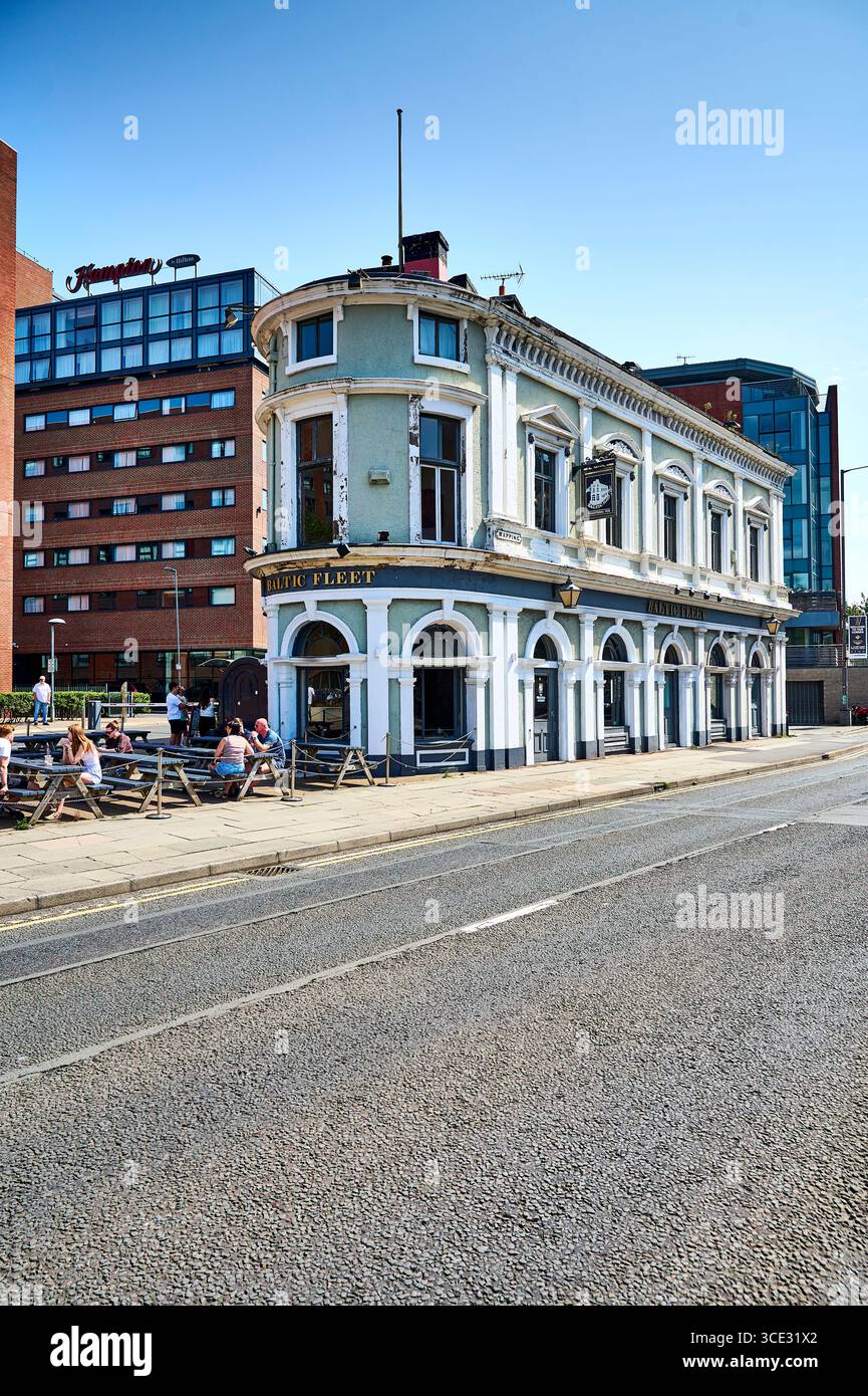 Public dock on road hi-res stock photography and images - Alamy