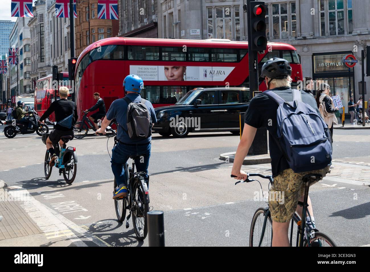 London july 2025 cycle hi-res stock photography and images - Alamy
