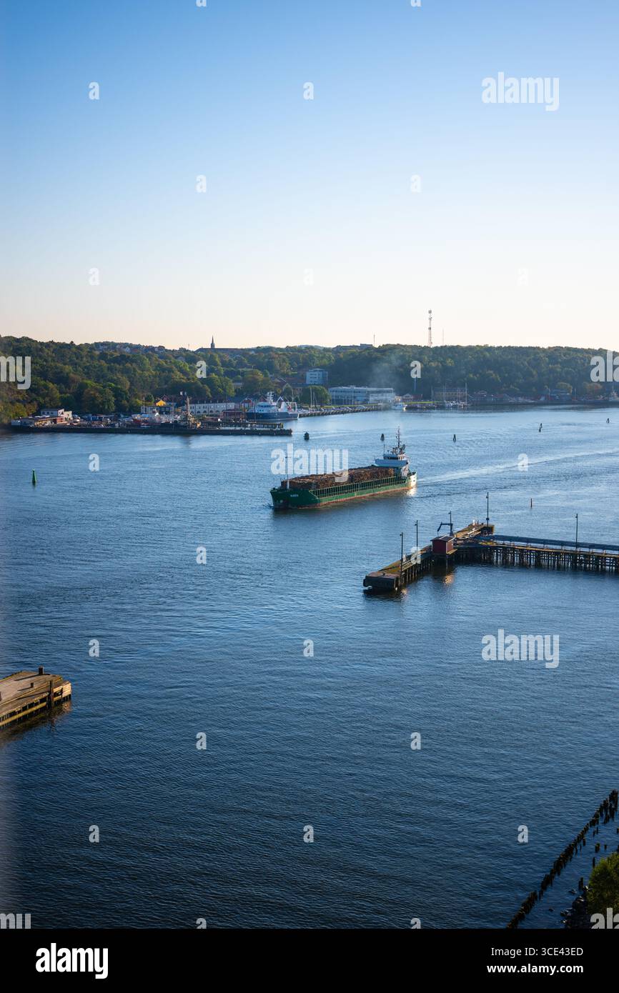 Ship timber construction hi-res stock photography and images - Alamy