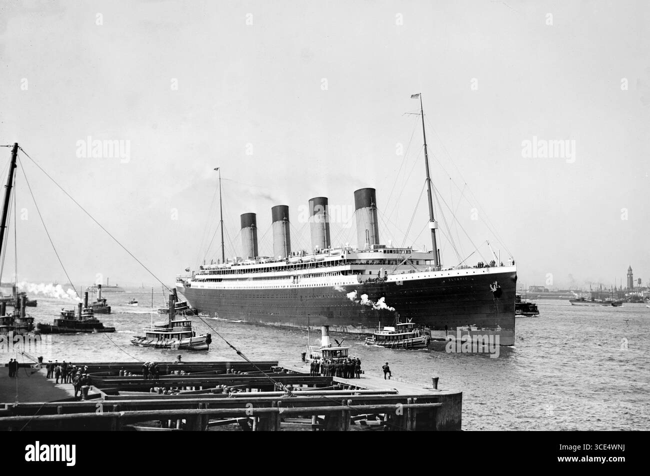 Rms olympic hi-res stock photography and images - Alamy