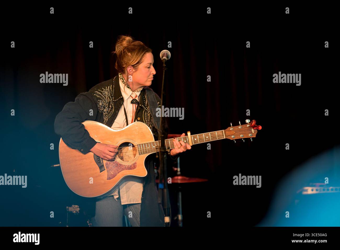 Singer, songwriter, Amelie Patterson, Miner's Hall, Canmore, Alberta ...