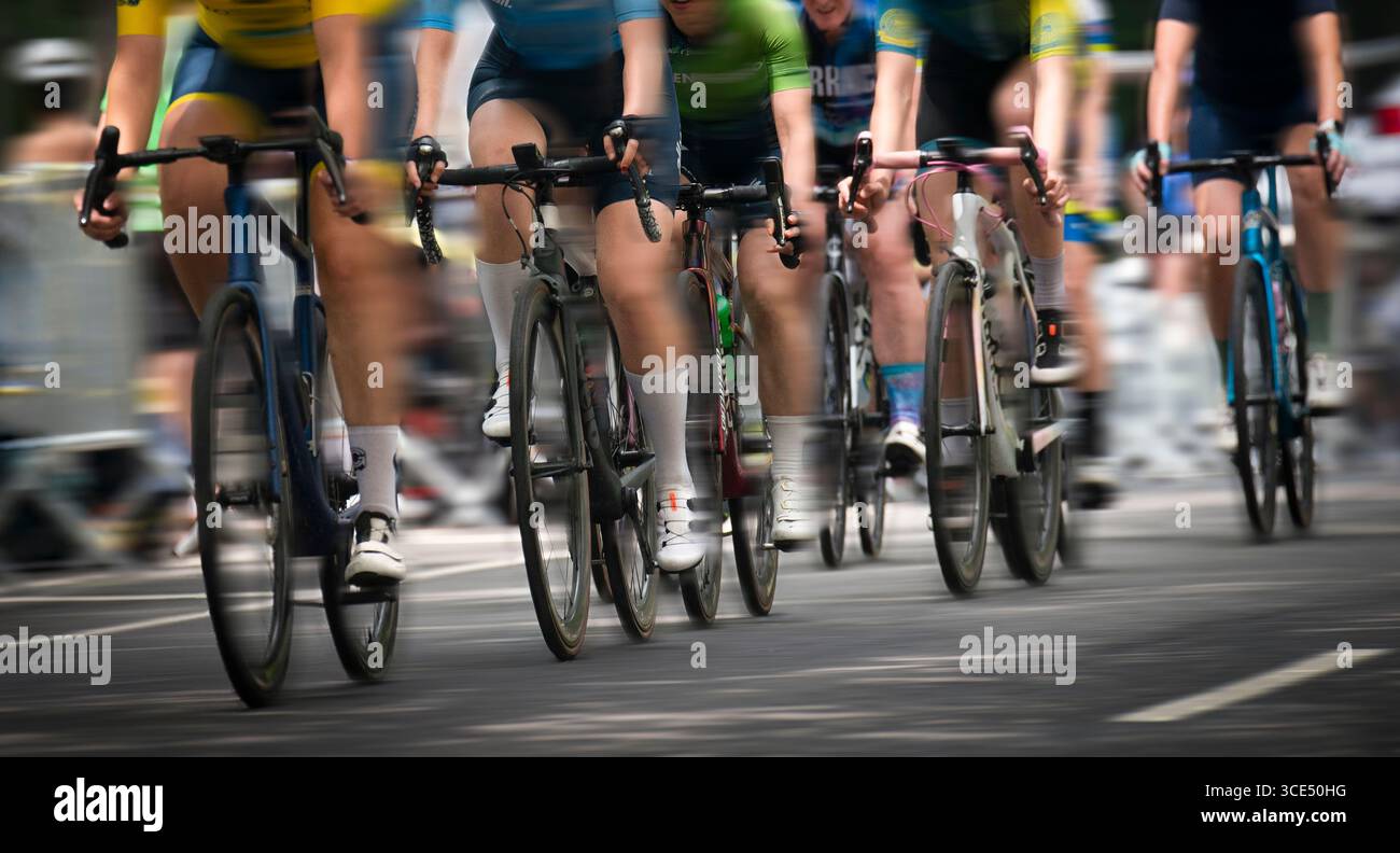 Women’s Cat, 2 and 3 during the 2025 CRCA Grant’s Tomb Criterium ...