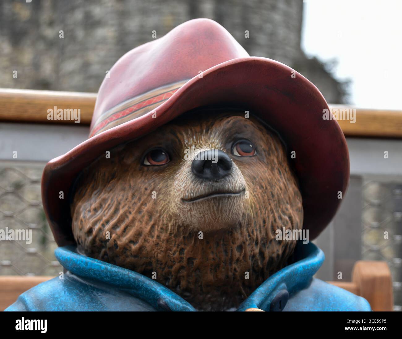 Paddington bear bench hi-res stock photography and images - Alamy