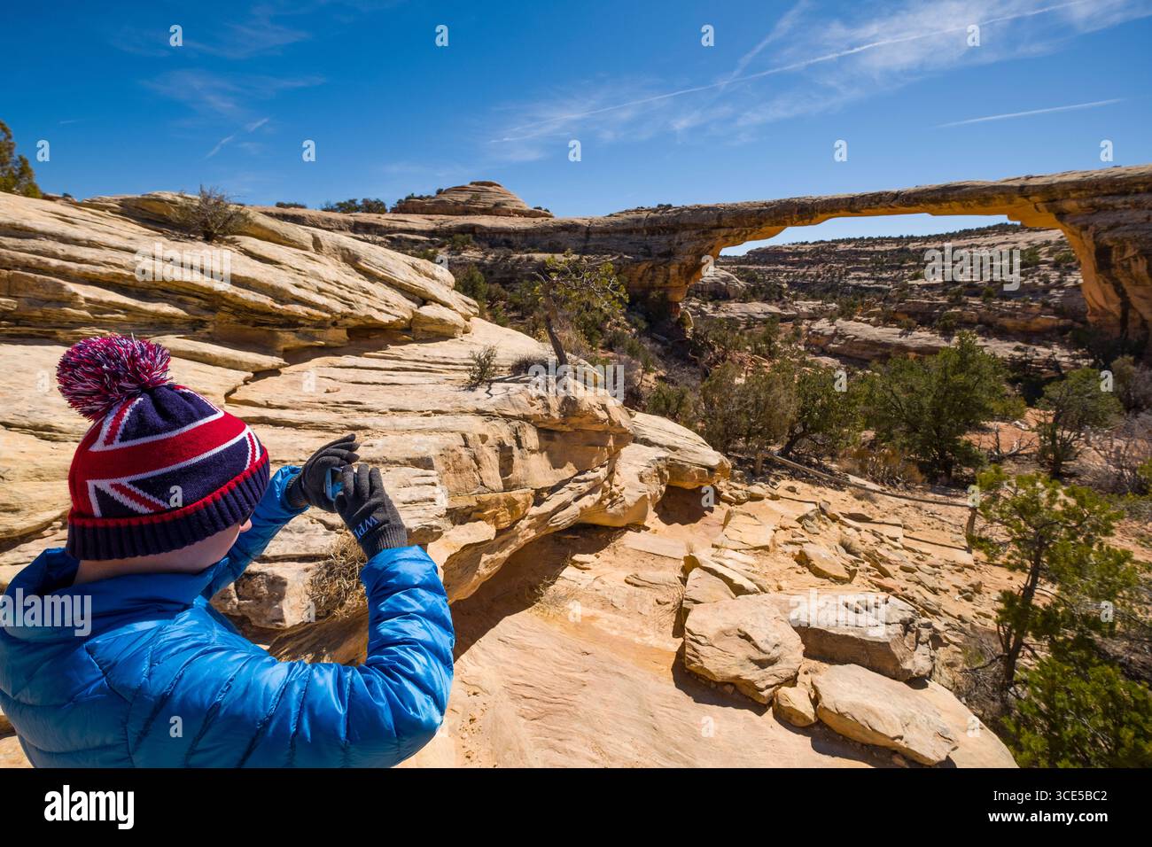 Man canyon bridge photographing landscape hi-res stock photography and ...
