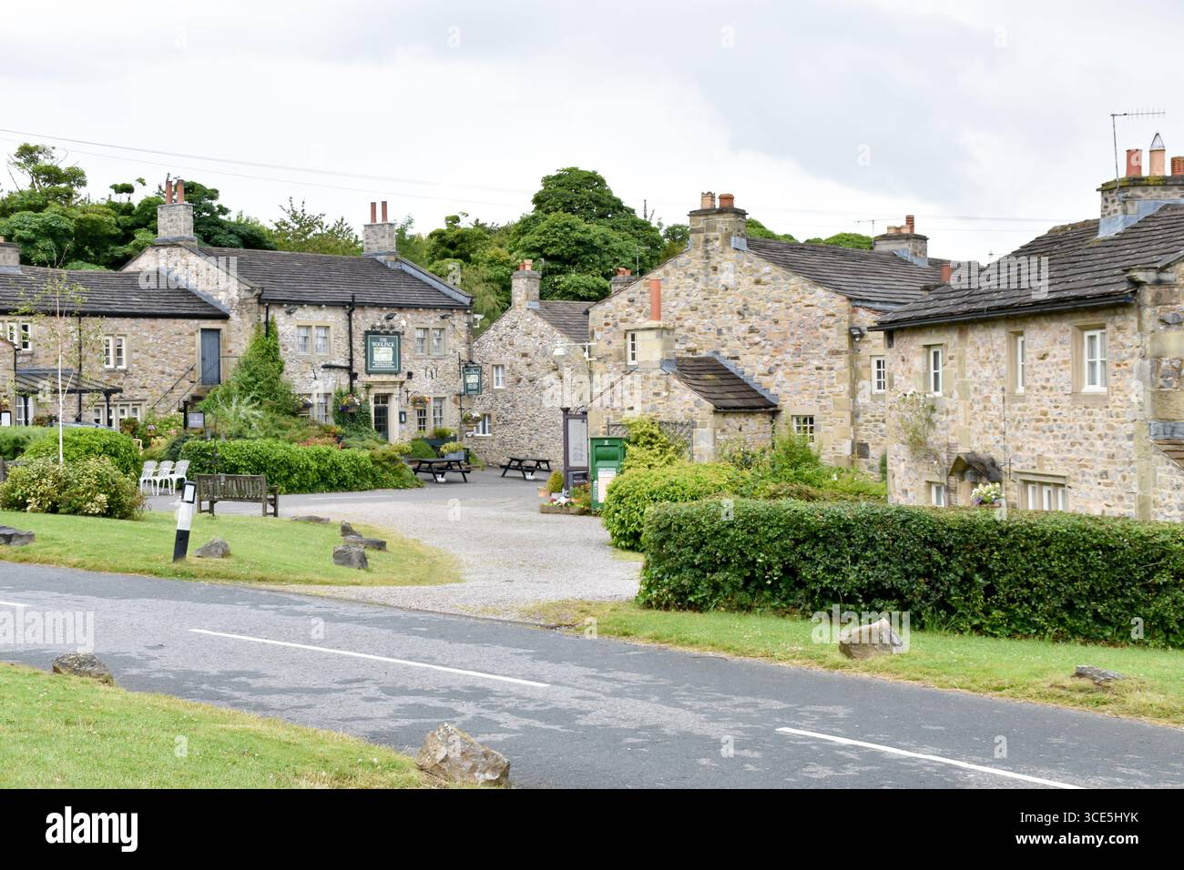 Emmerdale Village Behind The Scenes Tour (Leeds, West Yorkshire Stock ...