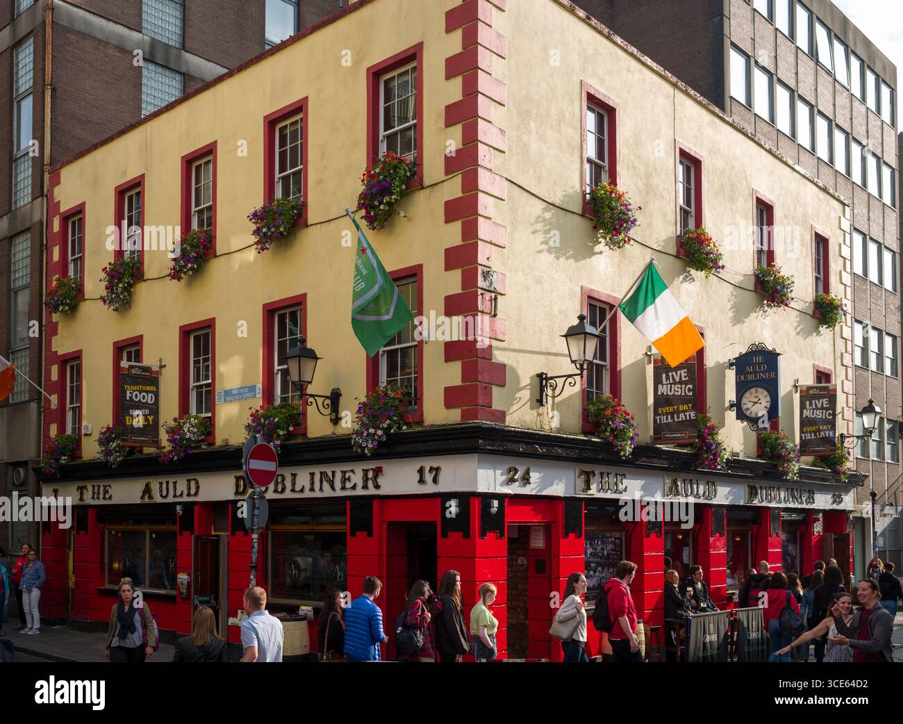 National flag of Ireland on the Auld Dubliner pub building, Temple Bar ...