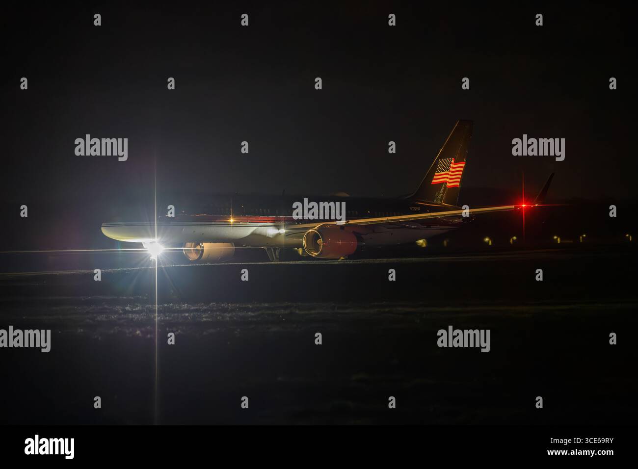Donald trumps private plane hi-res stock photography and images - Alamy