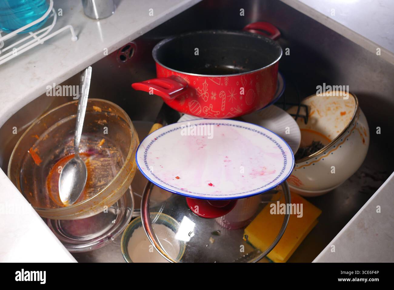 Aftermath of cooking hi-res stock photography and images - Alamy