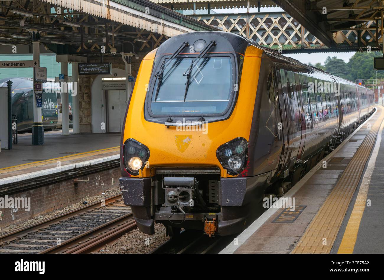 British Rail Class 220 Voyager train, Exeter St Davids railway station ...