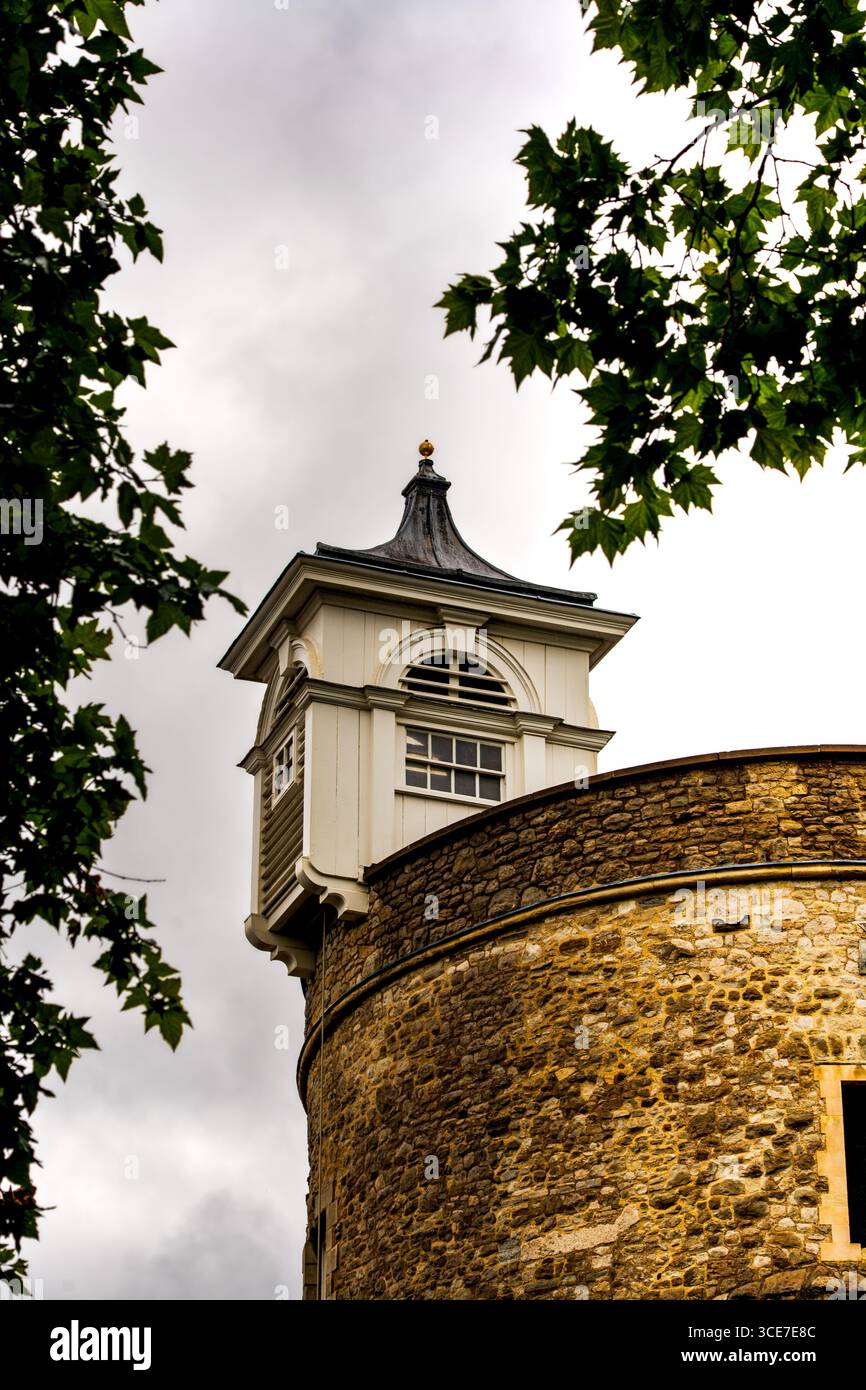 Historic stone tower building hi-res stock photography and images - Alamy