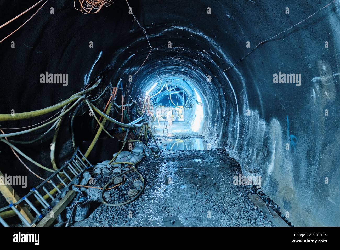 Industrial tunnel construction equipment hi-res stock photography and ...