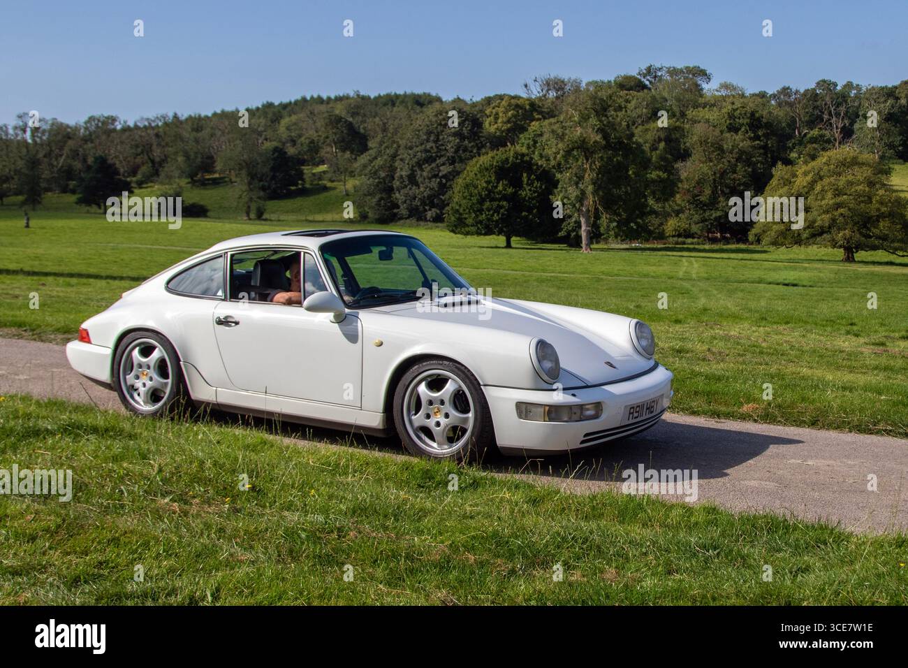 1990 90s nineties White Porsche 911 Carrera 2 Coupe 2dr 4x2 3600cc car ...