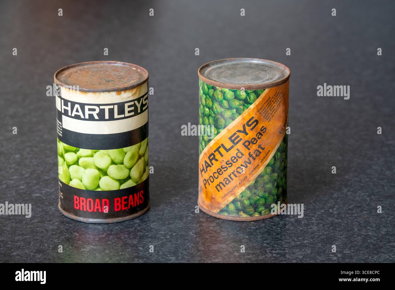 Vintage tins of Hartleys broad beans and processed marrowfat peas Stock ...
