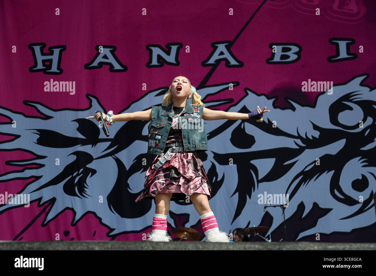 Sulingen, Germany. 15th Aug, 2025. Yukina, singer of the Japanese ...