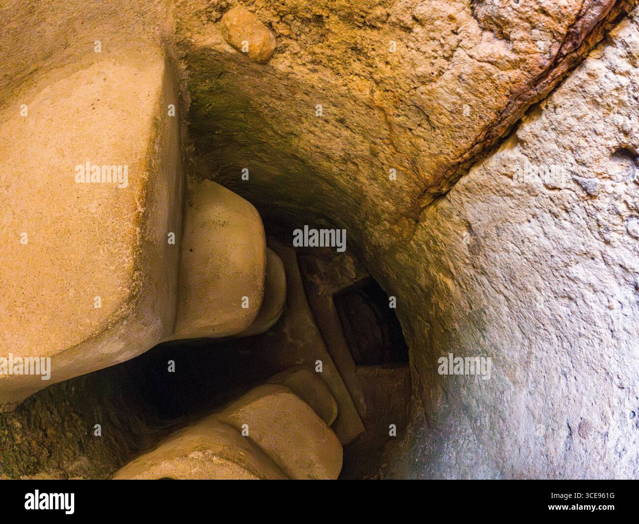Exploring ancient tombs artifacts hi-res stock photography and images ...