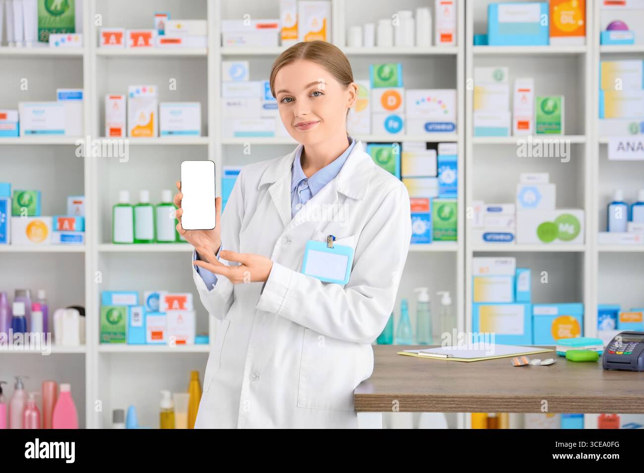 Mobile phone text medication hi-res stock photography and images - Alamy