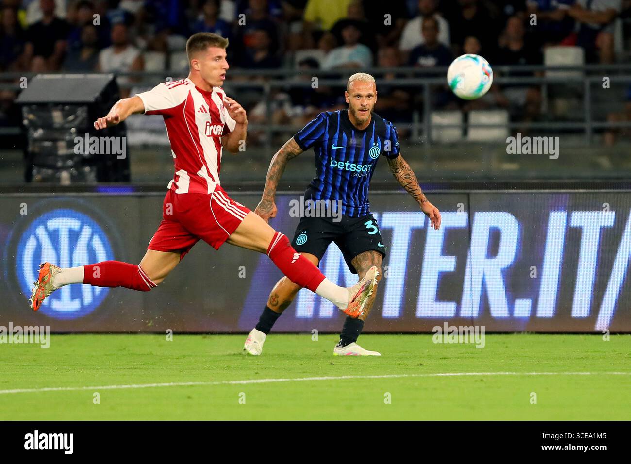 Bari, Italia. 16th Aug, 2025. Inter's Federico Dimarco during the ...