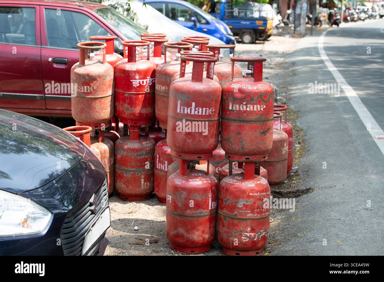 Old Used Gas Bottles For Cooking, Propane Canister For Reuse, Butan ...