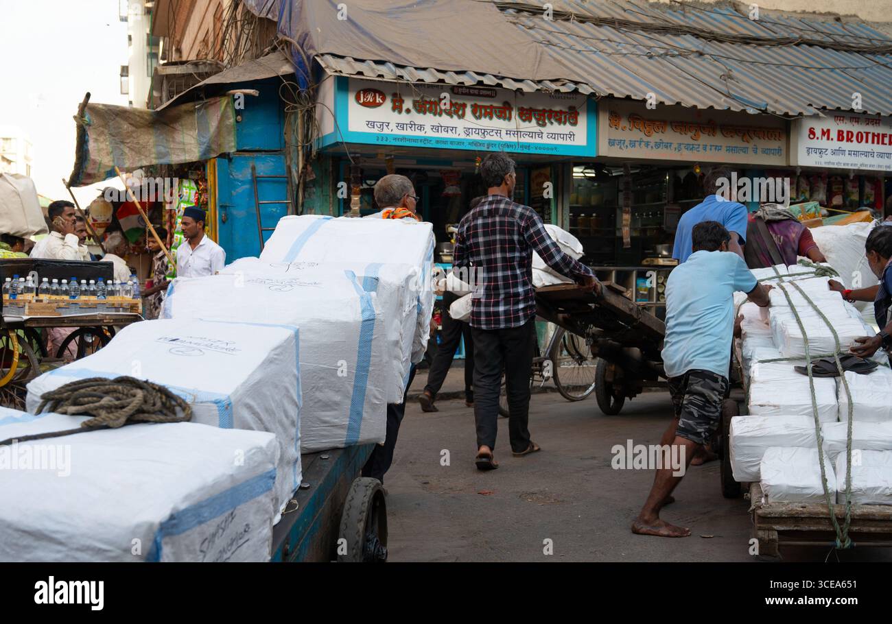 Streets Of Mumbai, Masjid Bunder, India, Small Business And Worker In ...