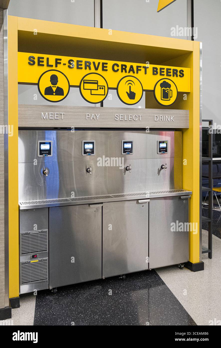 Self-Serve Craft Beers kiosk in Chicago O'Hare International Airport ...