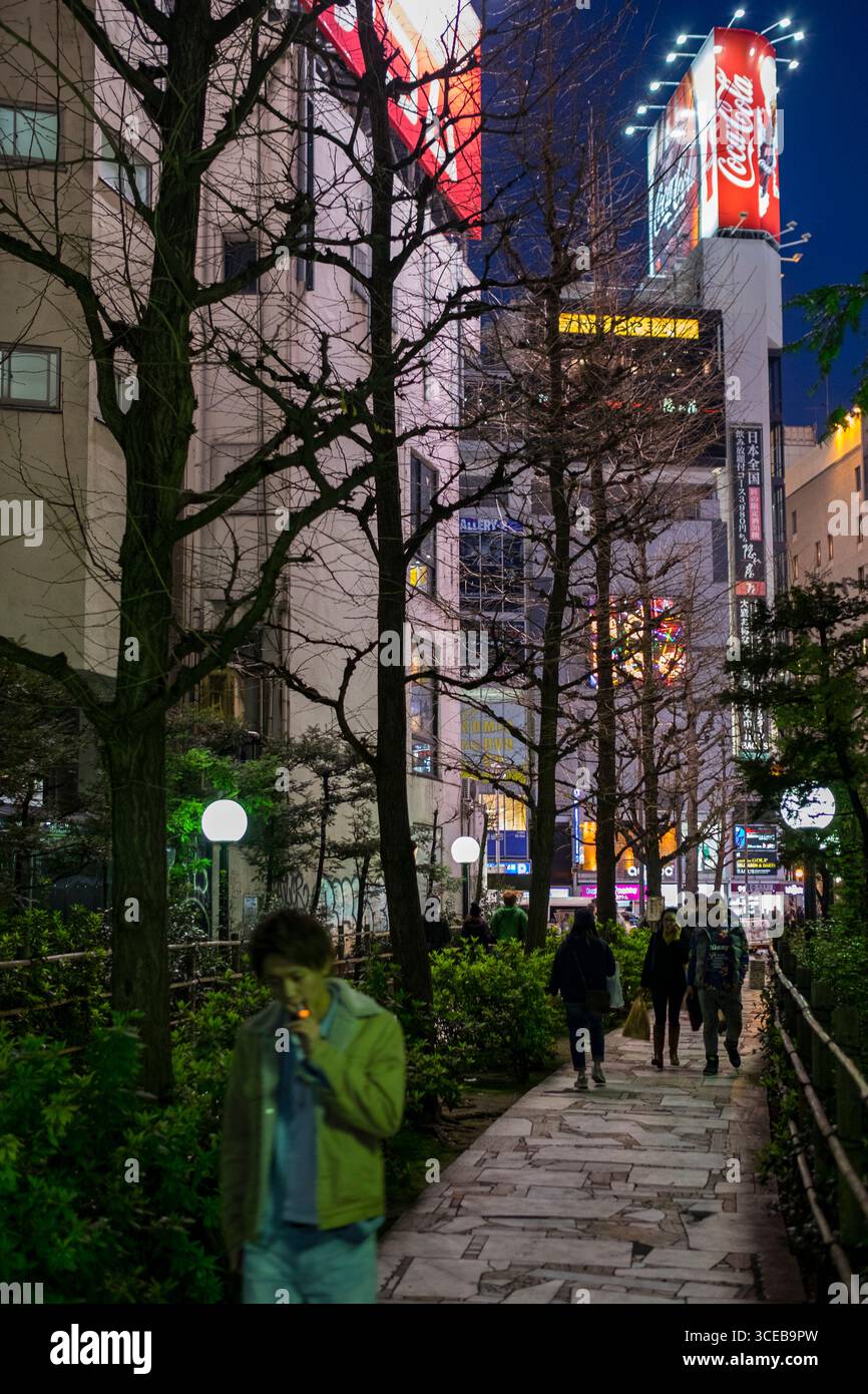 Pedestrian walkway night shinjuku hi-res stock photography and images ...