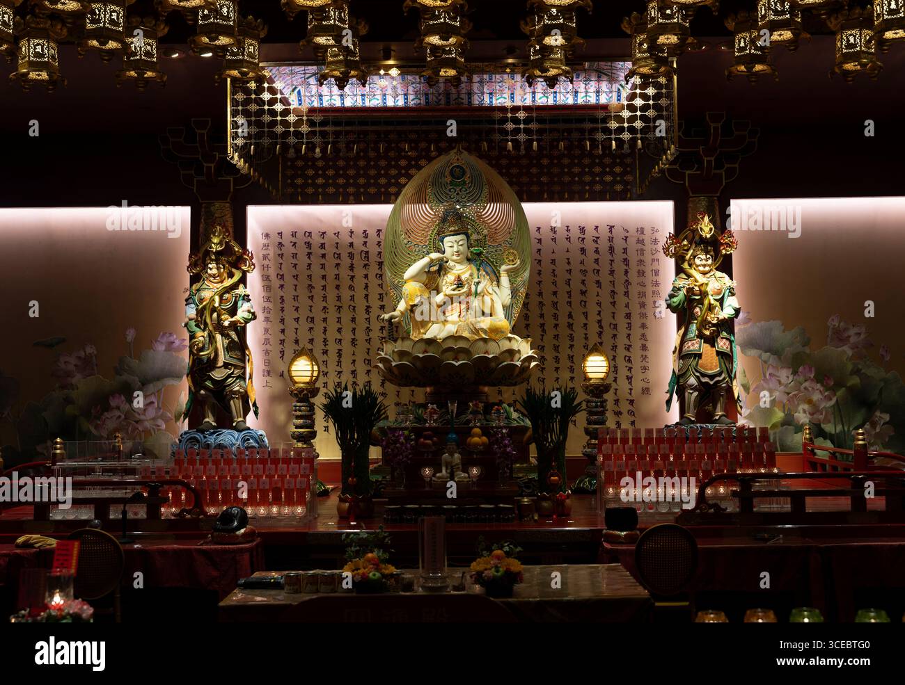 The Temple of tooth relic in Singapore Stock Photo - Alamy