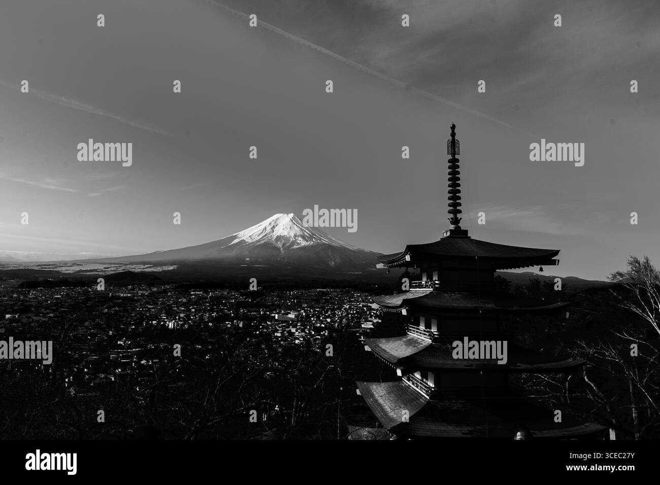 Pagoda temple fuji Black and White Stock Photos & Images - Alamy