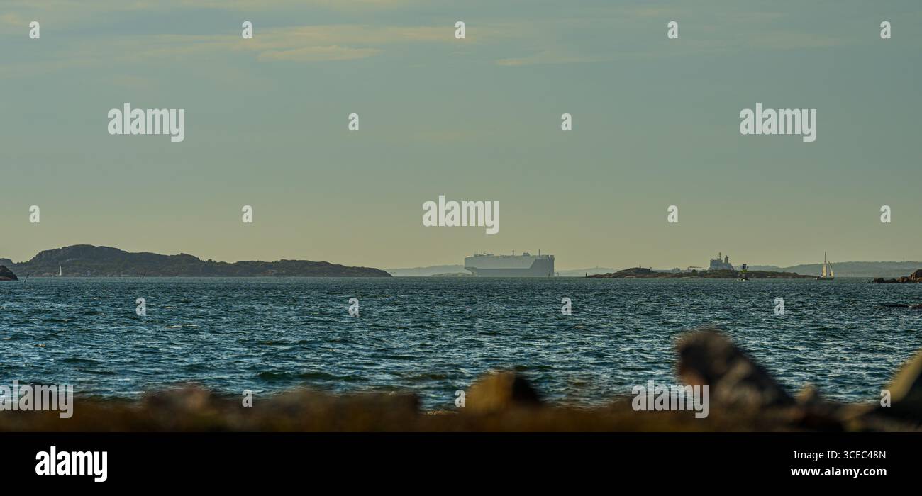 Ship_line hi-res stock photography and images - Alamy