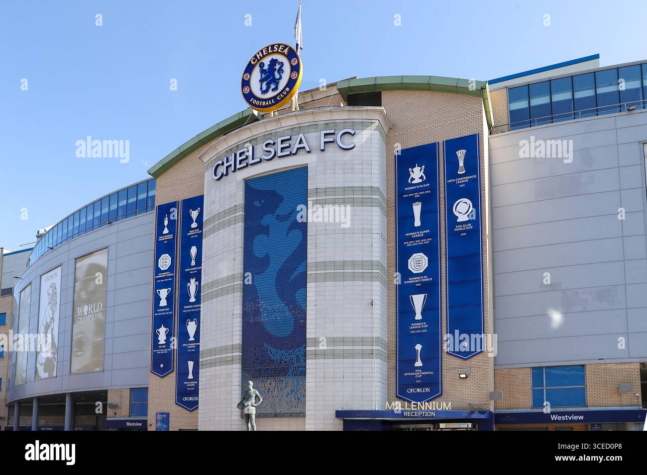 Honours football hi-res stock photography and images - Alamy