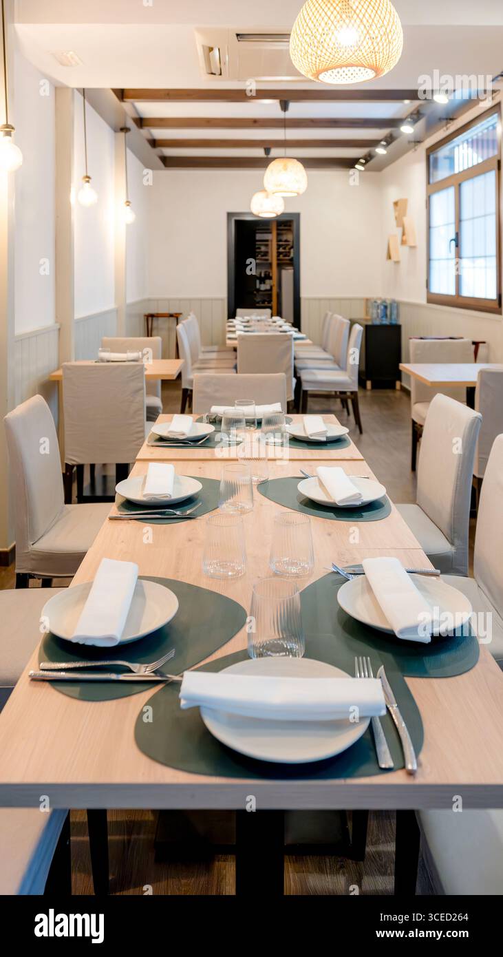 Cozy restaurant interior featuring hi-res stock photography and images ...