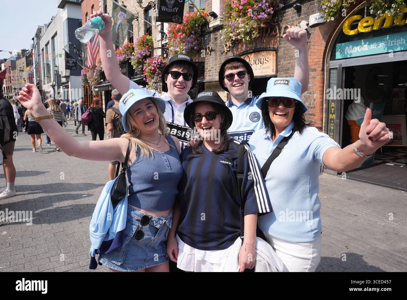 Oasis 2025 dublin hi-res stock photography and images - Alamy